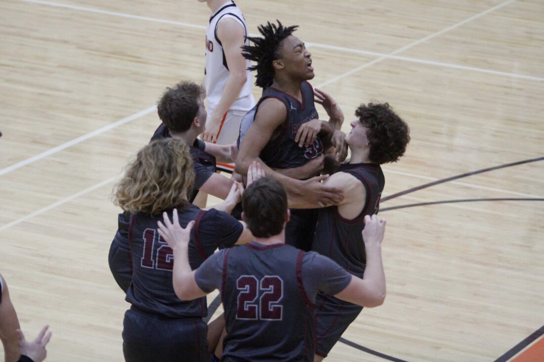 Last-second shot propels Spartans past Howland in league battle | News ...